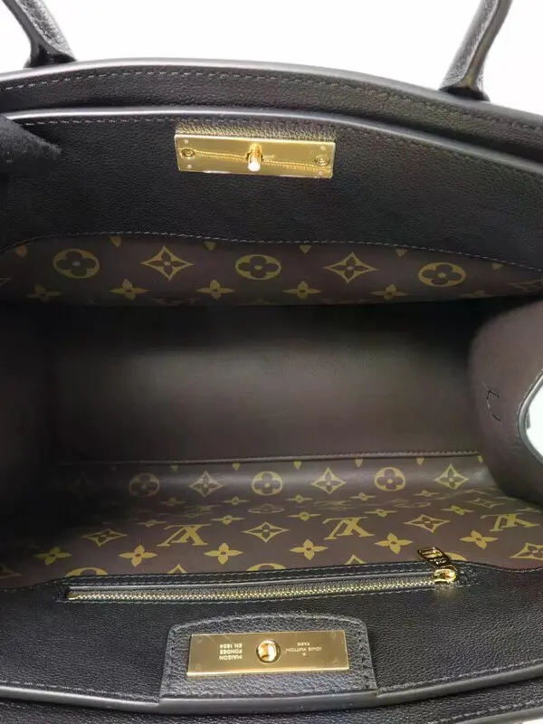 LOUIS VUITTON Mm Steamer Shoulder Bag - Black