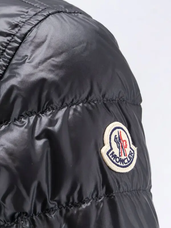 Moncler Quilted Down Jacket With Logo Patch - Black