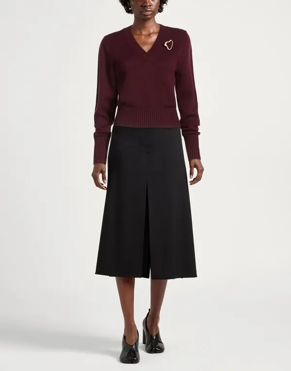 Alpha Studio Merino Wool V-neck Sweater With Brooch Detail - Red