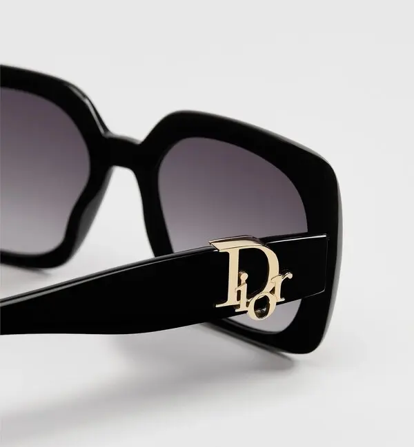 Dior Full Rim Sunglasses With Tinted Lenses