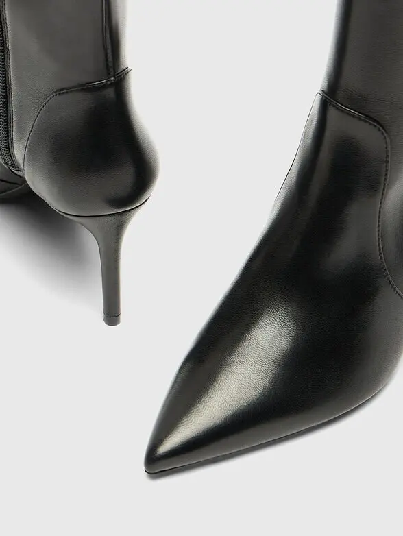 STUART WEITZMAN Pointed Ankle Boots