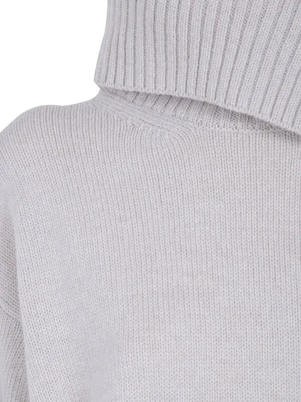 ANNECLAIRE Turtle Neck Sweater