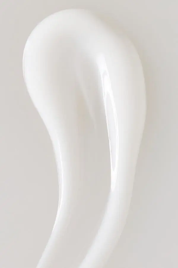L'OCCITANE Almond Milk Veil