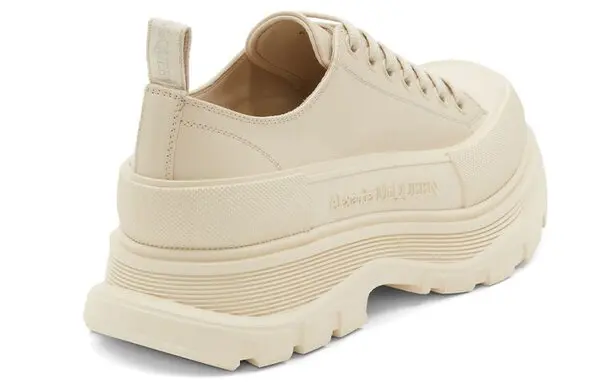Alexander McQueen Tread Slick Low Lace Up Sneakers - Beige/white
