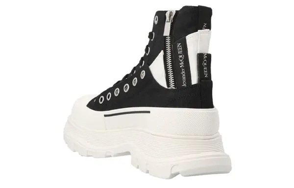 Alexander McQueen Tread Slick High Top Zip Up Boots - Black/white