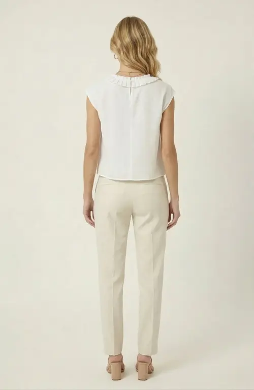 MODENAIRE Sleeveless Blouse With Pleated Neckline And Soft Drape