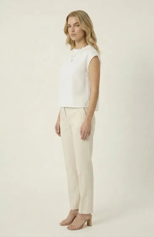 MODENAIRE Sleeveless Blouse With Pleated Neckline And Soft Drape
