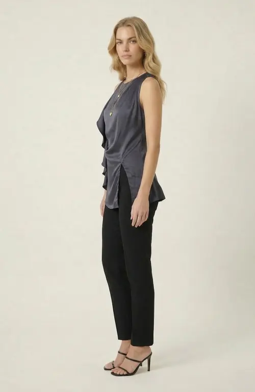 MODENAIRE Sleeveless Asymmetric Ruffle Blouse