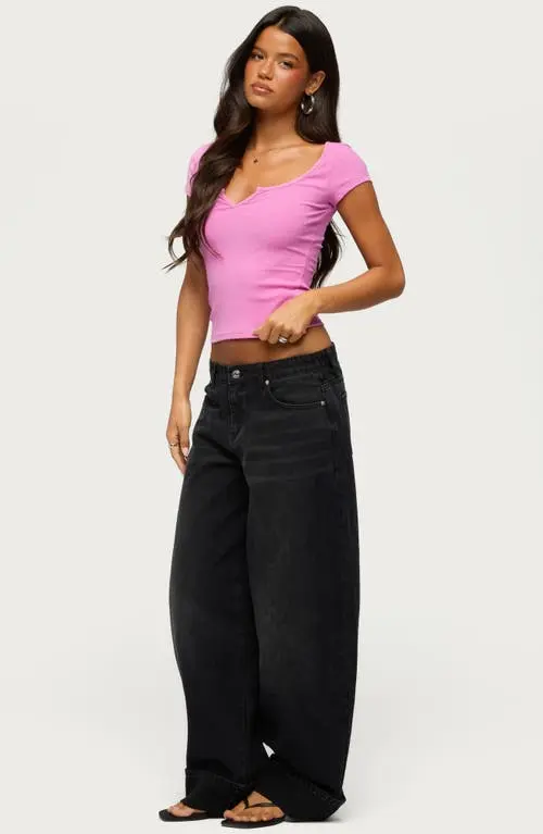 EDIKTED Jeanna Notched Scoop Neck T-shirt