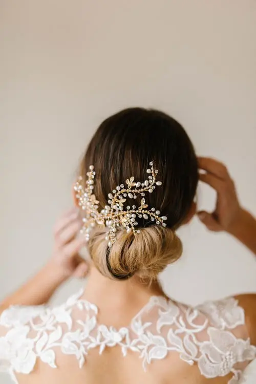 POPPY LANE Indie Bridal Comb With Pearl And Crystal Accents - Gold