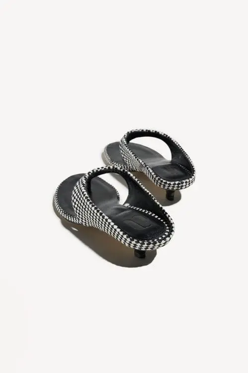 AMAMBAIH Mafalda Open Toe Thong Strappy Fabric Kitten Heel Sandal - Ivory Black