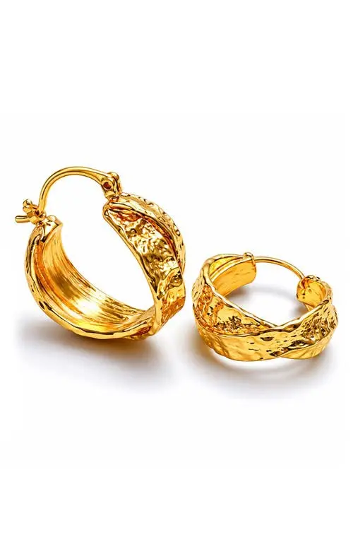 LA MENO Twisted Wave Hoop Earrings - Gold