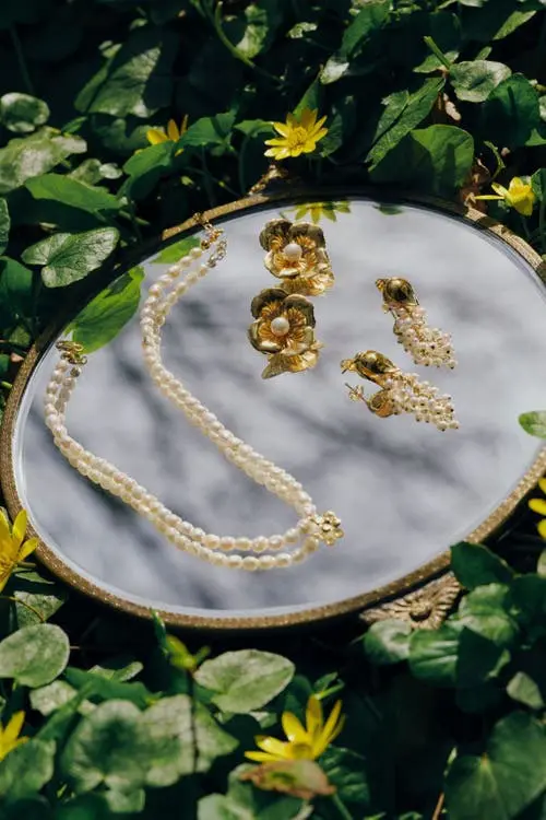 PERACAS Bambi Pearl Floral Necklace