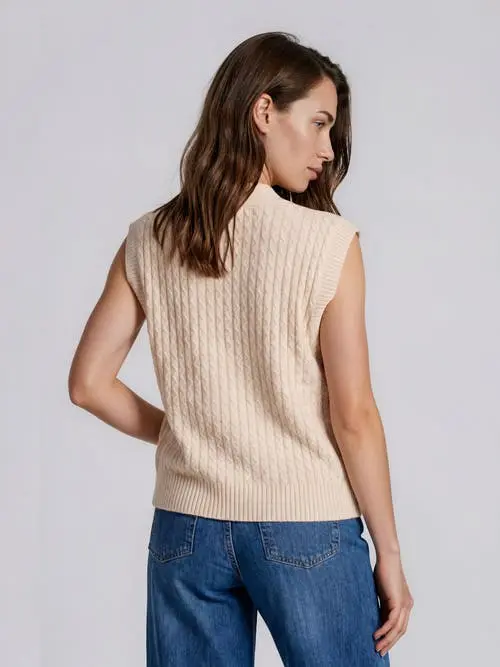 MASAI COPENHAGEN Malaney V-neck Buttoned Cable Knit Vest