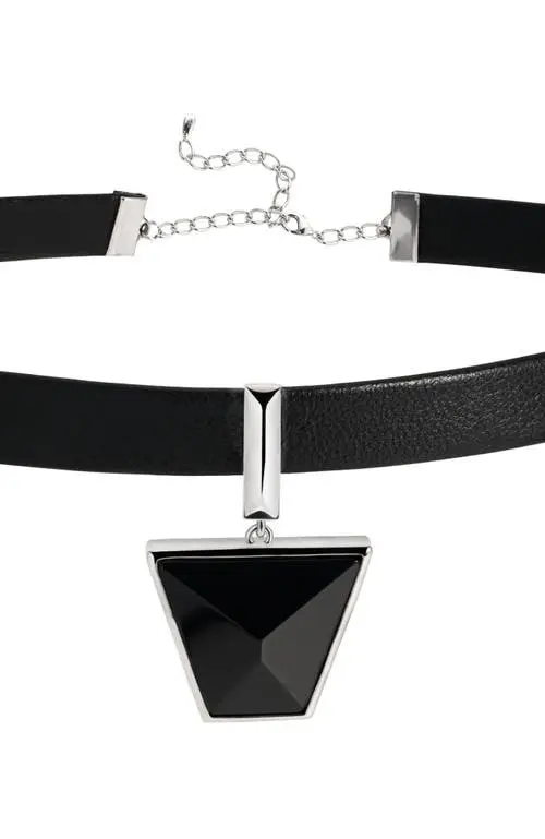 RETRO CHIC Echo Pendant Necklace With Black Agate