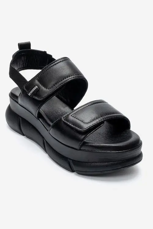 FOREVER & ALWAYS SHOES Heleste Leather Platform Sandal - Black