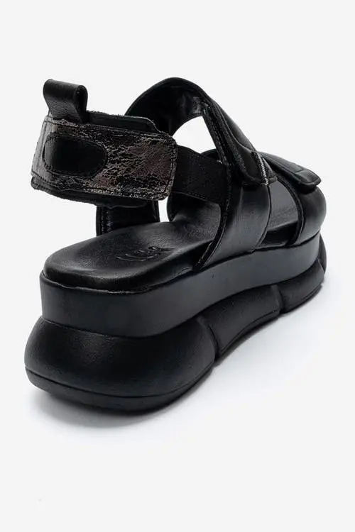 FOREVER & ALWAYS SHOES Heleste Leather Platform Sandal - Black