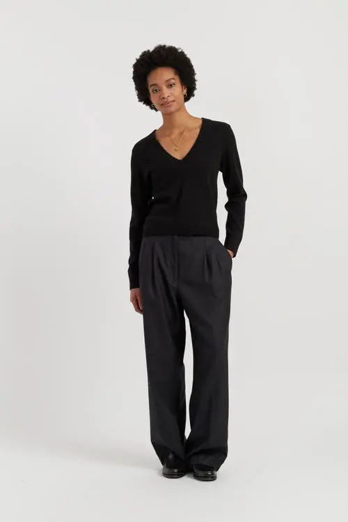 Chinti & Parker Wool-cashmere V-neck Sweater - Black