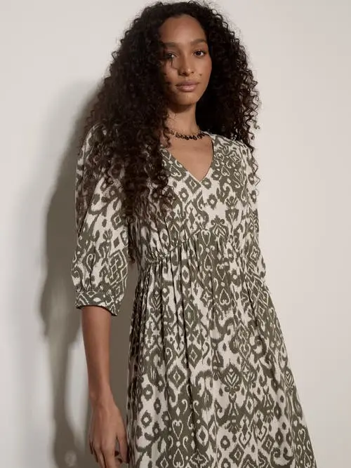 APRICOT Ikat V-neck 3/4 Sleeve Midi Dress