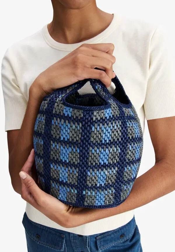 A.p.c. Raffia Bag With Embossed Logo Detail - Blue