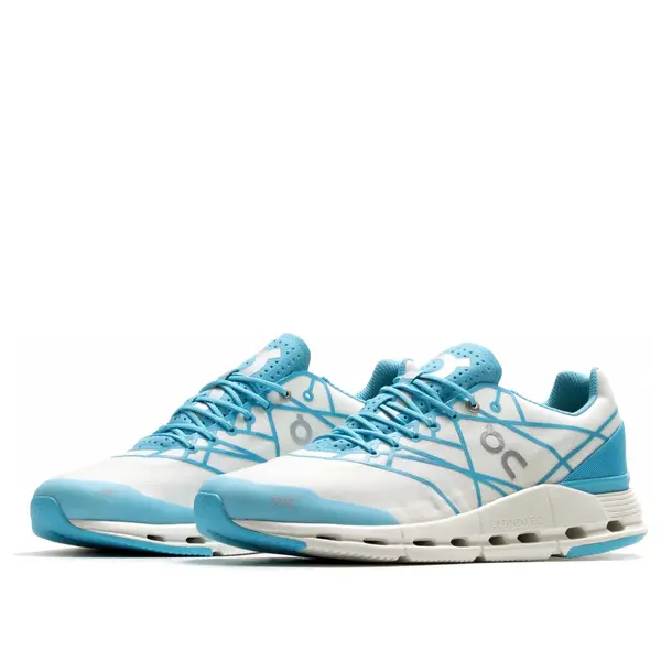 On Cloudnova Z5 'white Cyan