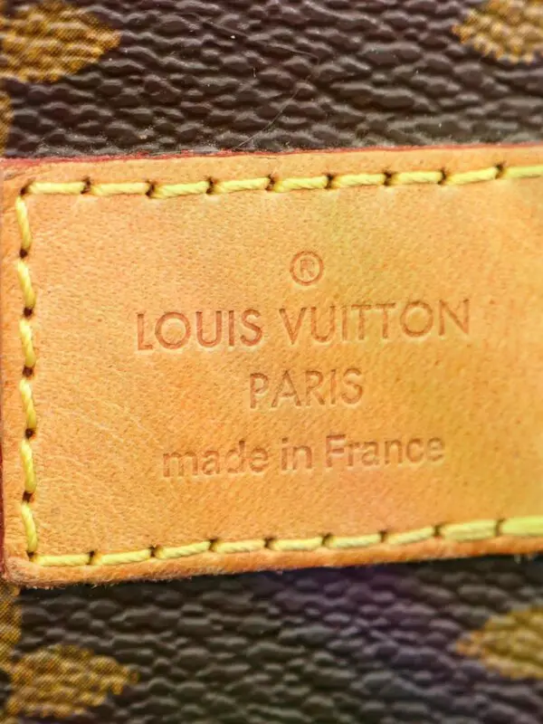 LOUIS VUITTON 30 Saumur Monogram Shoulder Bag - Brown