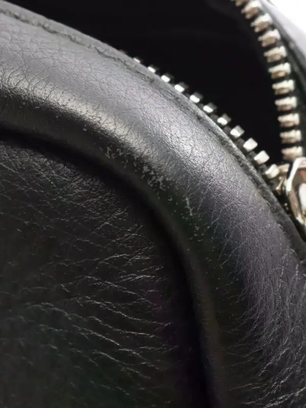 Balenciaga 2000s Everyday Leather Cross Body Bag