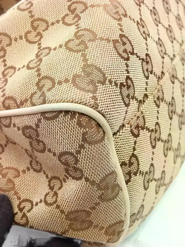 Gucci 2000s Gg Shoulder Bag