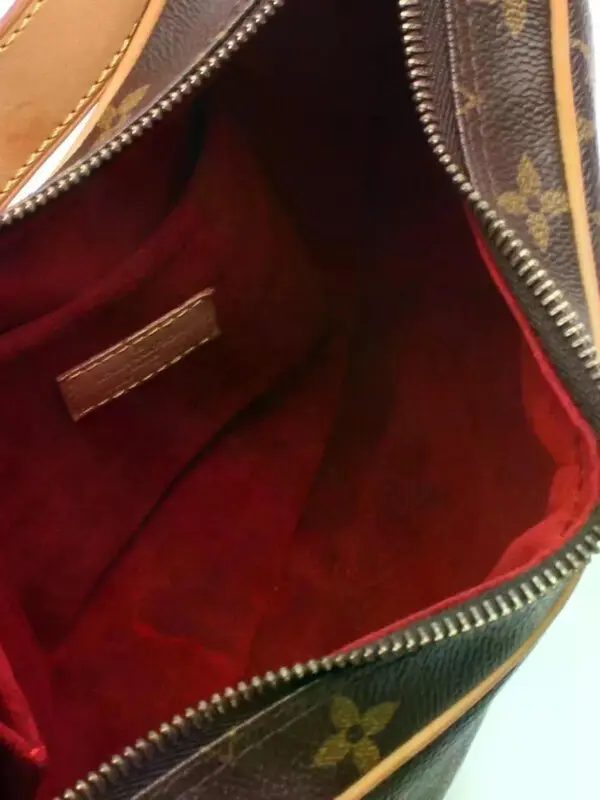LOUIS VUITTON Croissant Monogram Shoulder Bag