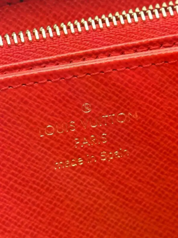 LOUIS VUITTON 2021 Monogram Zippy Wallet - Brown