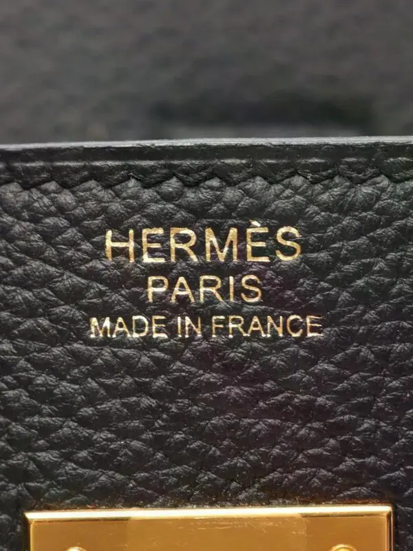 Hermès 30 Togo Birkin Handbag - Black