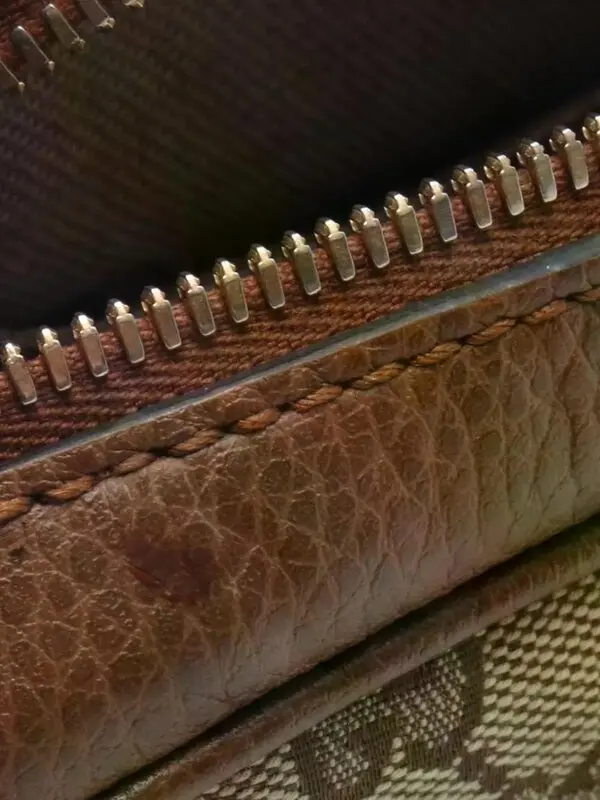 Gucci Gg Canvas Shoulder Bag - Brown