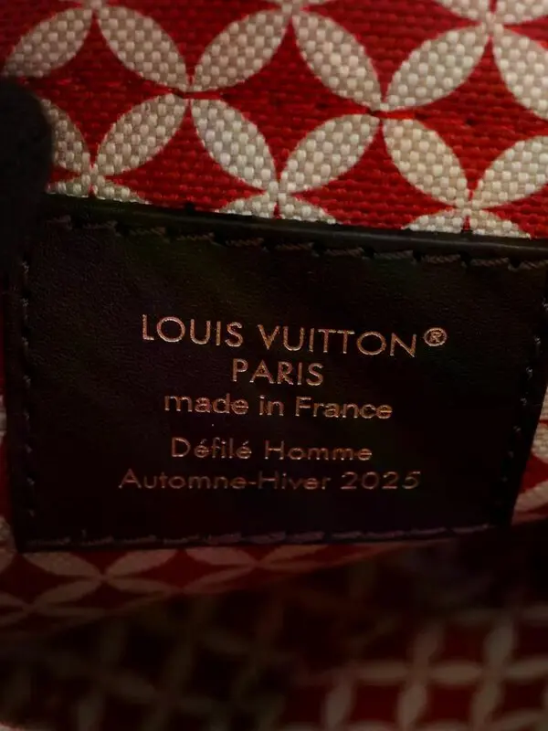 LOUIS VUITTON Amazon Damier Friendship Shoulder Bag