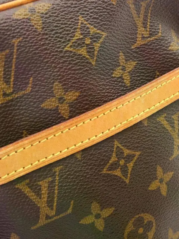 LOUIS VUITTON 2001 Danube Shoulder Bag