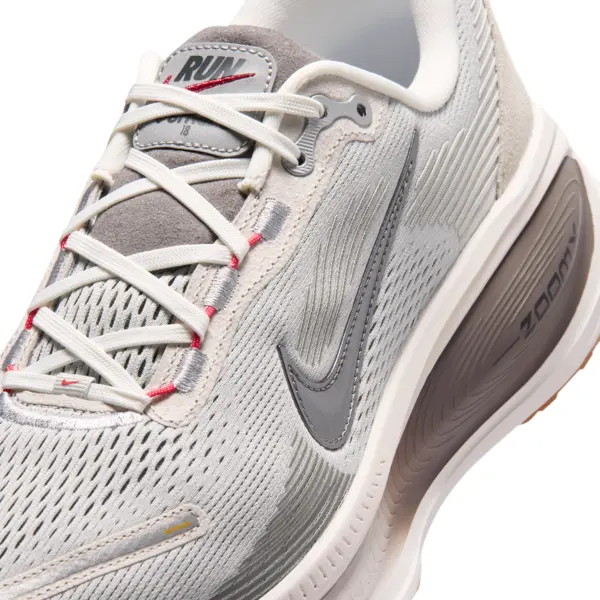 Nike Vomero 18 Road Running Shoes