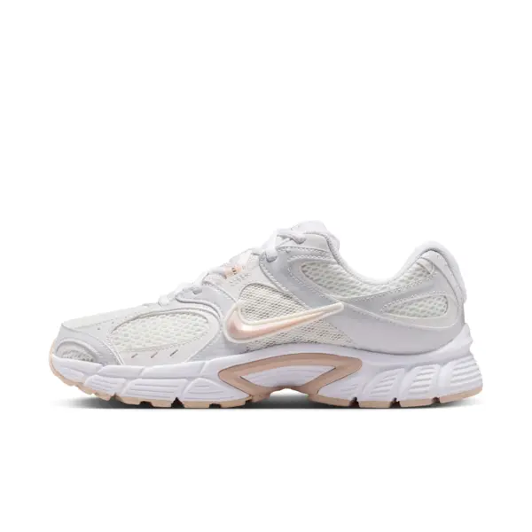 Nike V5 Rnr Shoes With Reflective Accents - White