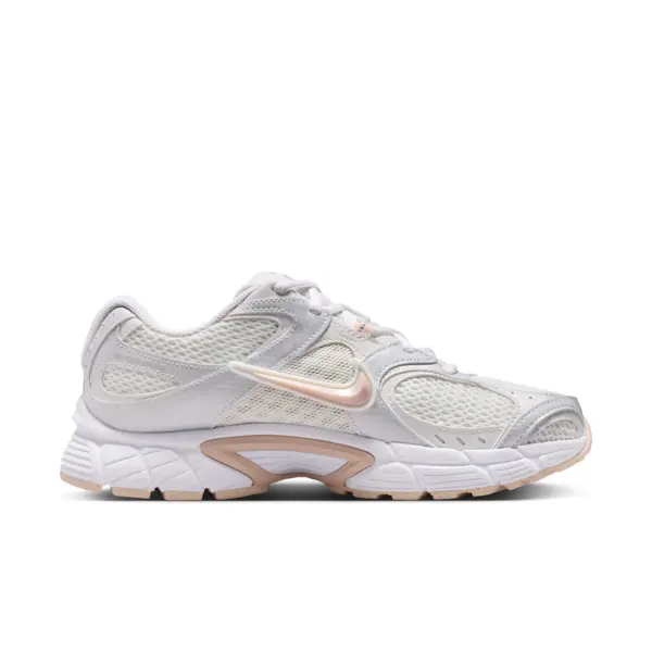 Nike V5 Rnr Athletic Sneakers