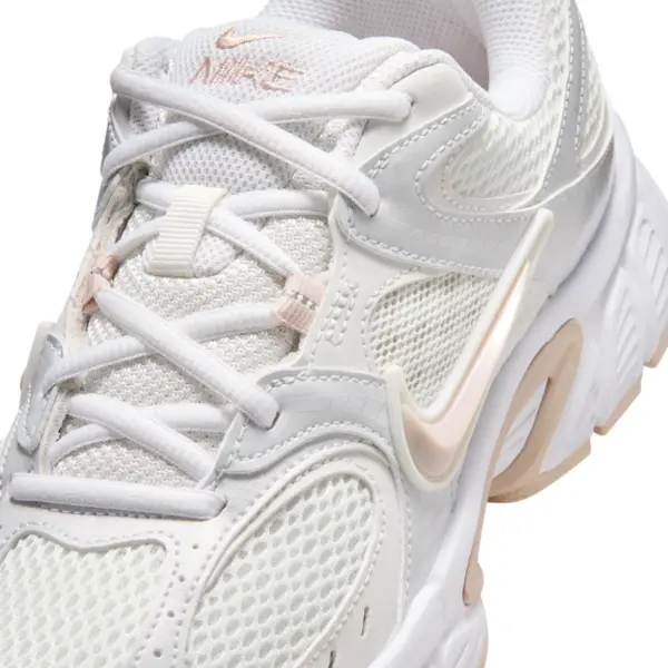 Nike V5 Rnr Athletic Sneakers