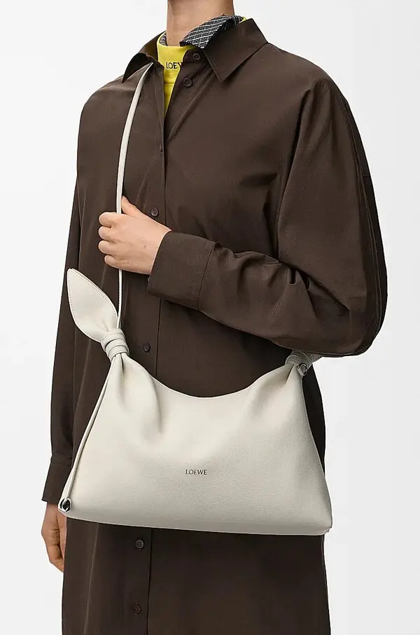 Loewe Medium Scarf Bag In Smooth Calfskin - Snow-white