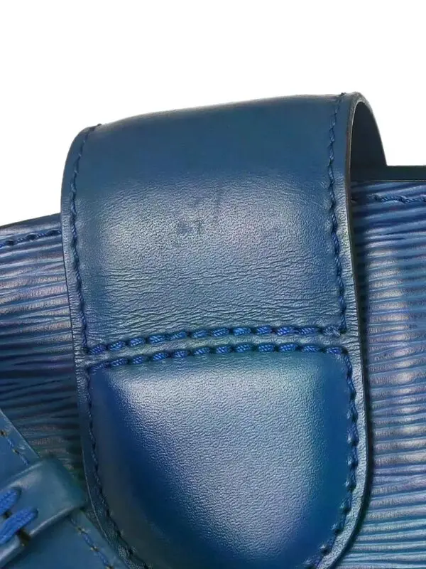 LOUIS VUITTON 1994 Epi Cluny Shoulder Bag