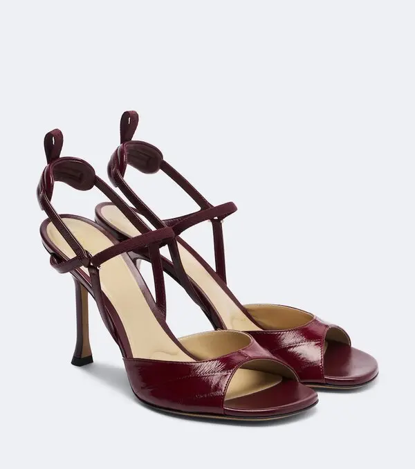 Fendi Colibrì Leather Sandals - Burgundy
