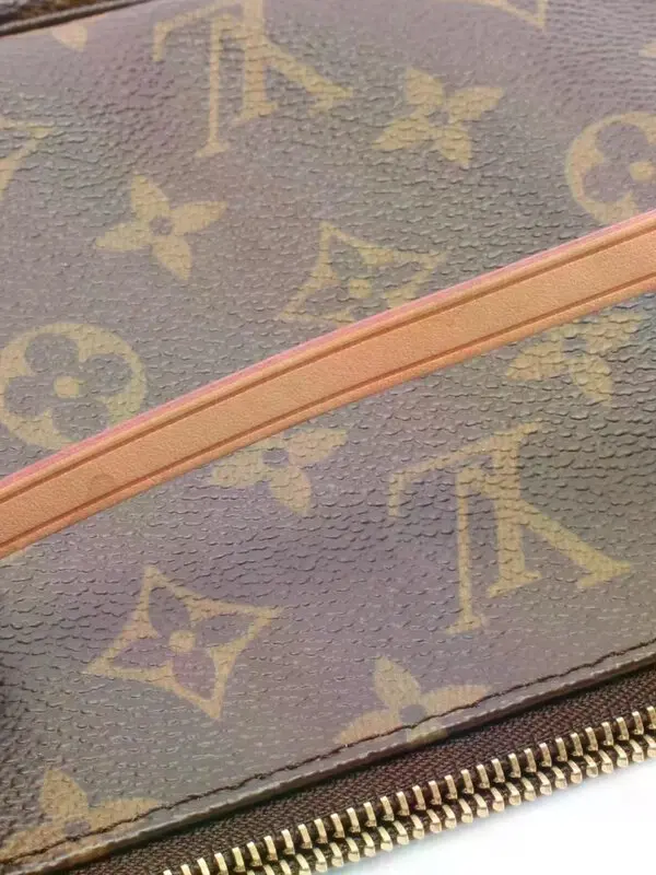 LOUIS VUITTON Pochette Accessoires Monogram Shoulder Bag