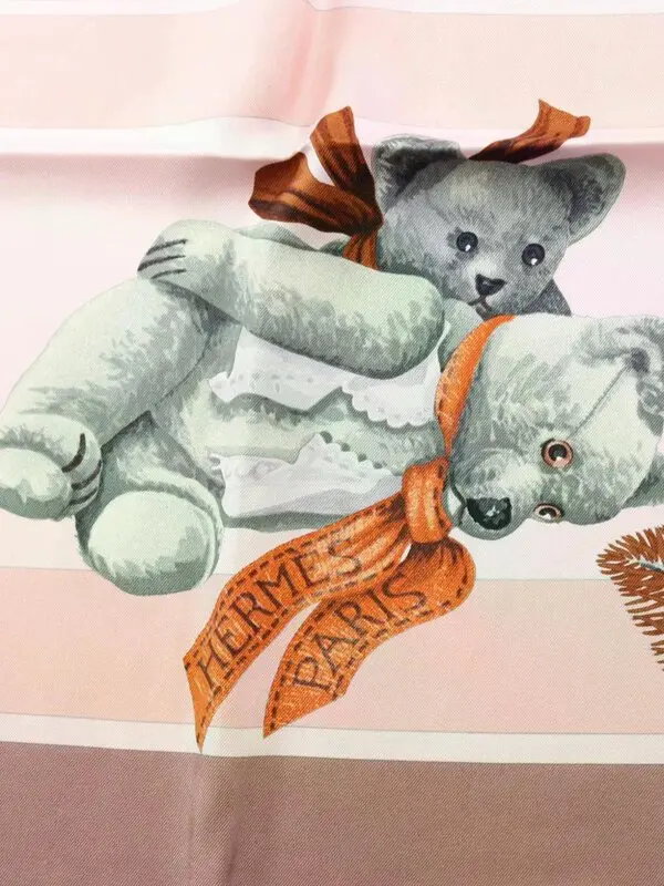 Hermès 2010s Confidents Des Coeurs Scarf