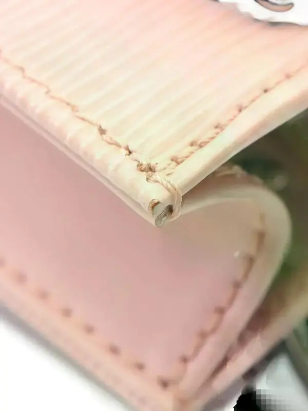 LOUIS VUITTON Petite Sac Plat Epi Handbag - Pink