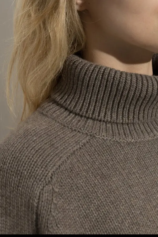 LISA YANG Cashmere Turtleneck ‘cathie
