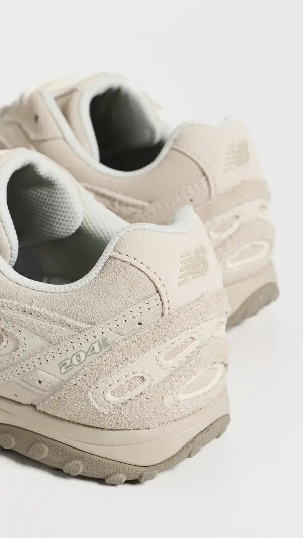 NEW BALANCE 204l Sneakers M 8/ W