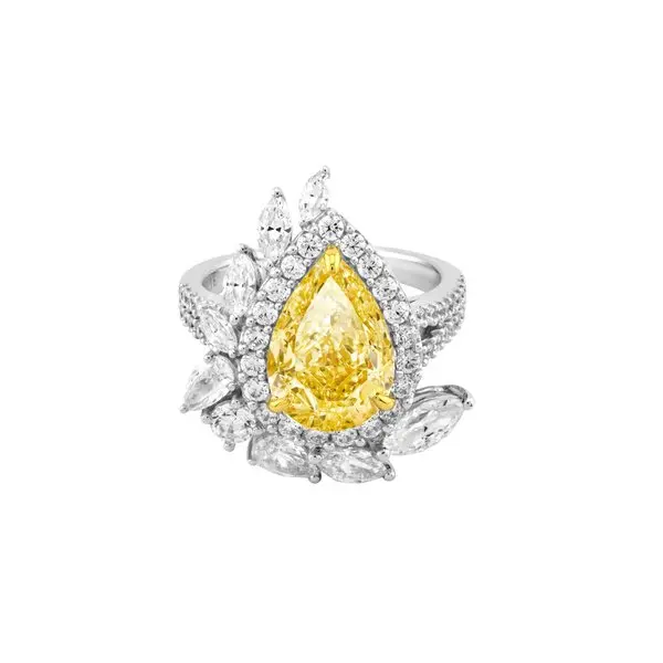Arte Madrid Casa Real Imperial Statement Ring - Yellow