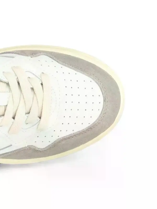 AUTRY Medalist Low Sneakers In Leather And Cement Suede