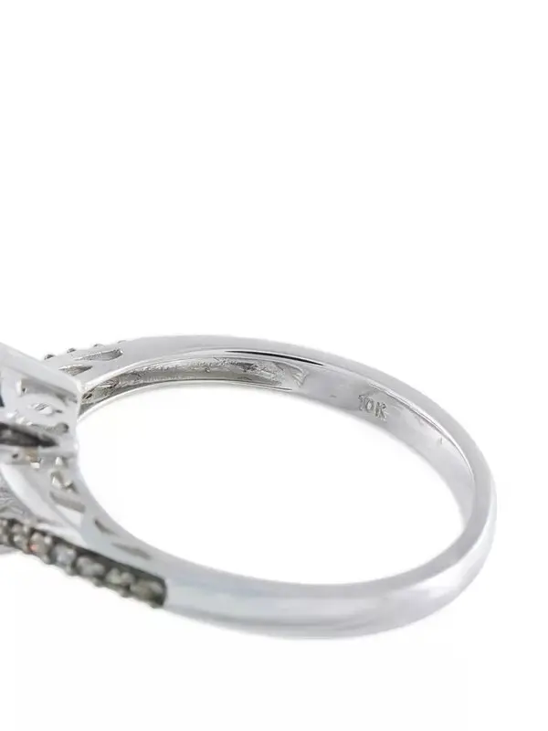 LB EXCLUSIVE Marquise-cut Diamond Ring