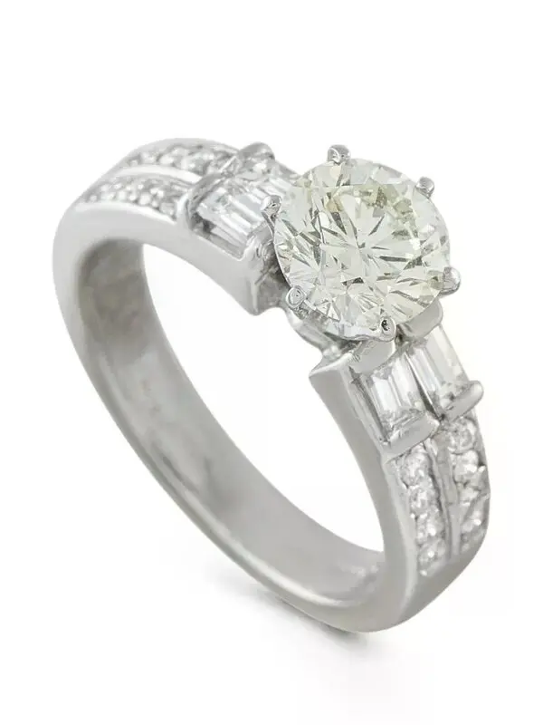 LB EXCLUSIVE Solitaire Diamond Ring